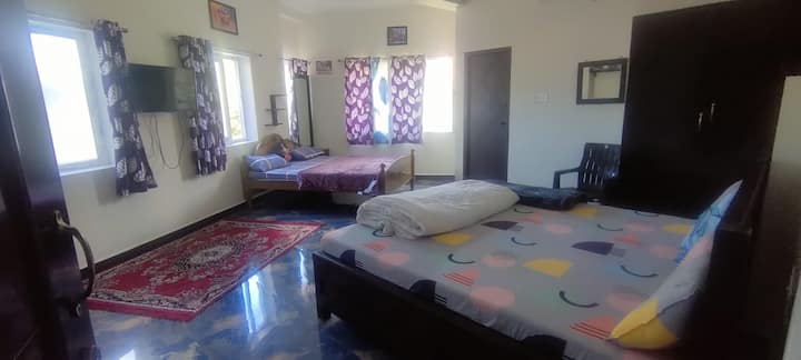 Family Room With 2 Beds - Ooty