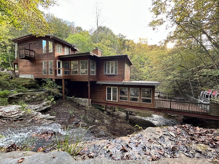 Synthadox 1 Waterfall House - Standing Stone State Park, Hilham
