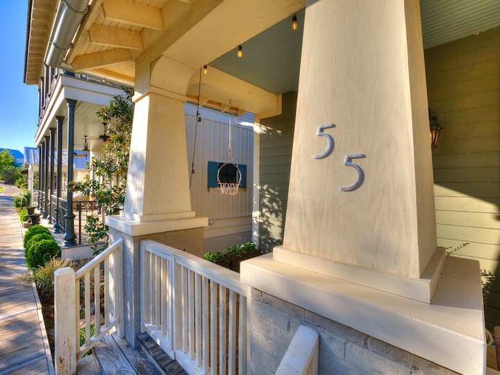 Welcome To 
La Maison Rose! 
Carlton Landing, Okla - Carlton Landing