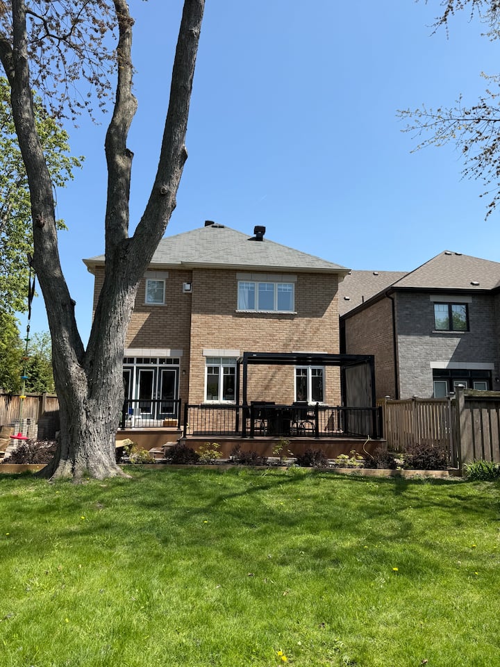 Cozy 2 Bedroom Basement Apart - Oakville