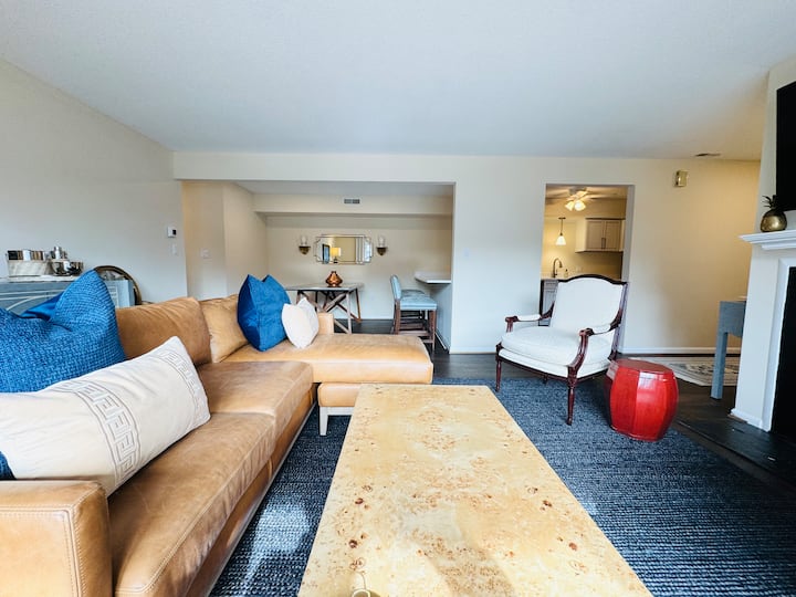 Stylish Beach Retreat W/ 3 Pools - Rehoboth Beach, DE