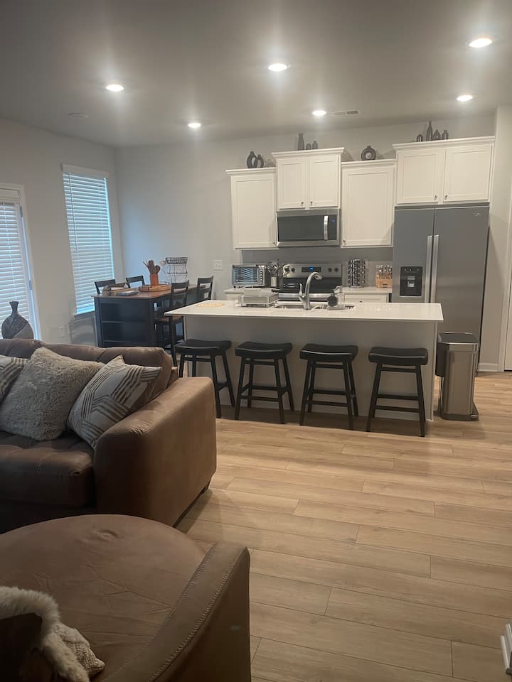 Modern 3br Home Near Atl Airport - McDonough, GA