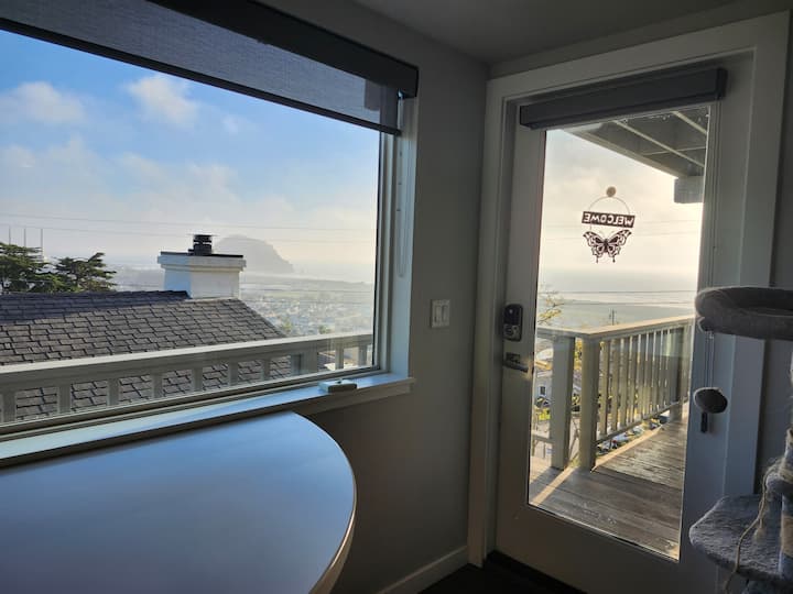 Modern Apt W/ Spectacular Views - Morro Bay, CA