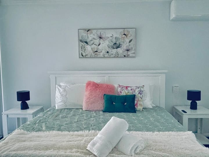 The  Oak Villa - Surfers Paradise