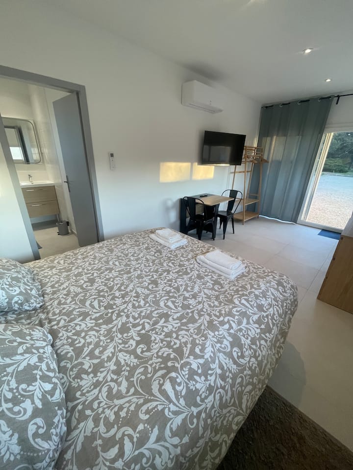 Chambre Indépendante - L'Isle-sur-la-Sorgue