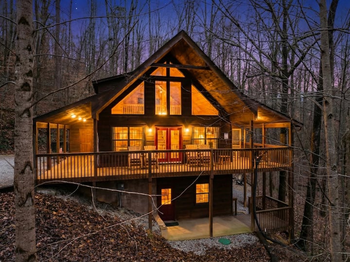 Secluded Cabin| All King Beds| Hot Tub| Game Room - Townsend, TN