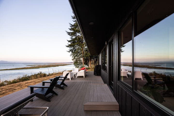 Columbia River Modern - Astoria