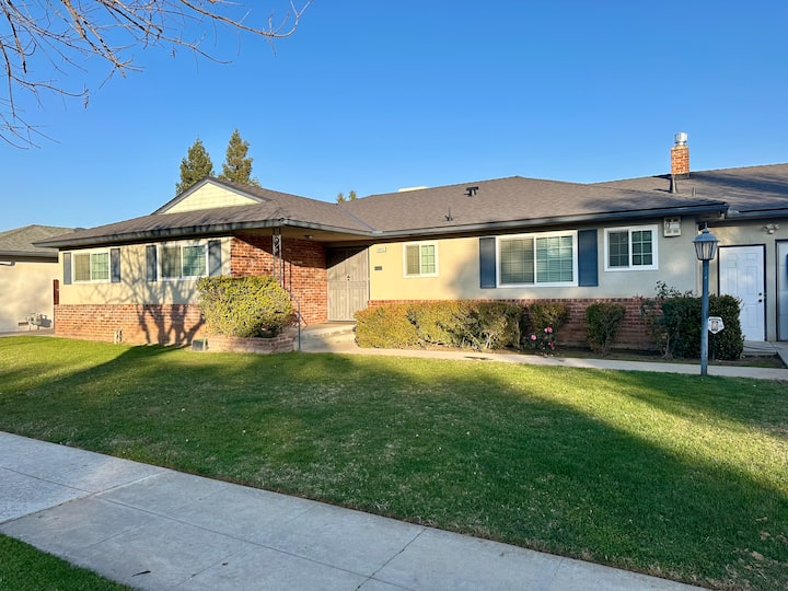 Beautiful Home In North Fresno W/very Large Rooms! - Fresno, CA