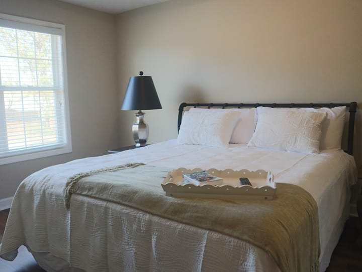 Fabulous And Cozy Home! - Suwanee, GA