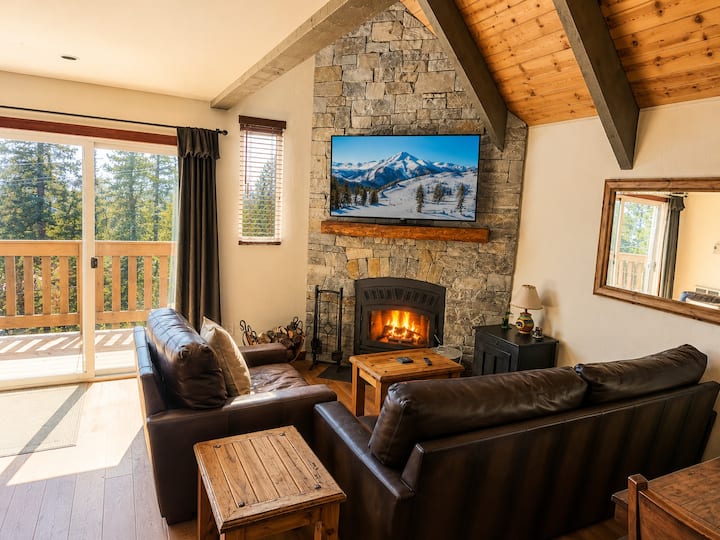 Beautiful 2 Bed +Loft, 2 Bath - Walk To Village - Mammoth Mountain, CA