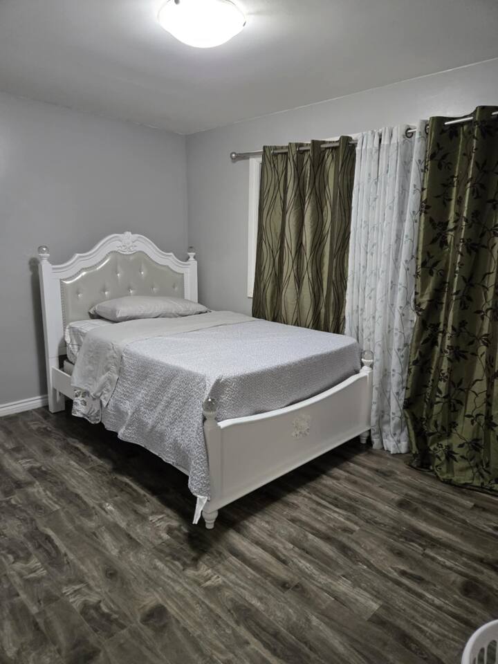 Double-queen Size Bed - Brantford