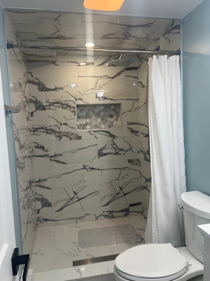 Cozy Newly Renovated Studio - Pearl Hill State Park, Townsend