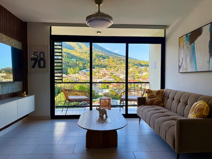 Amazing Volcan View Apt In City Hearth W/pool - San Salvador