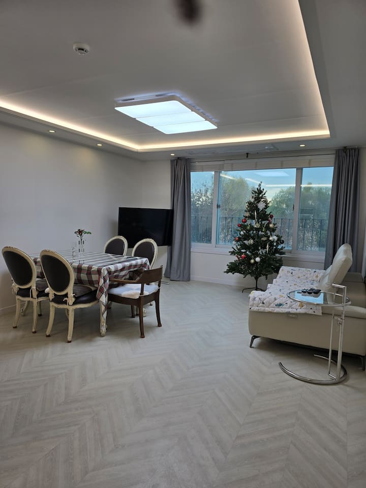 서울근교#창릉파크뷰75m²주차2대#ev#평지#스타필드쇼핑몰#dmc역20분#인천공항40분 - 마두1동