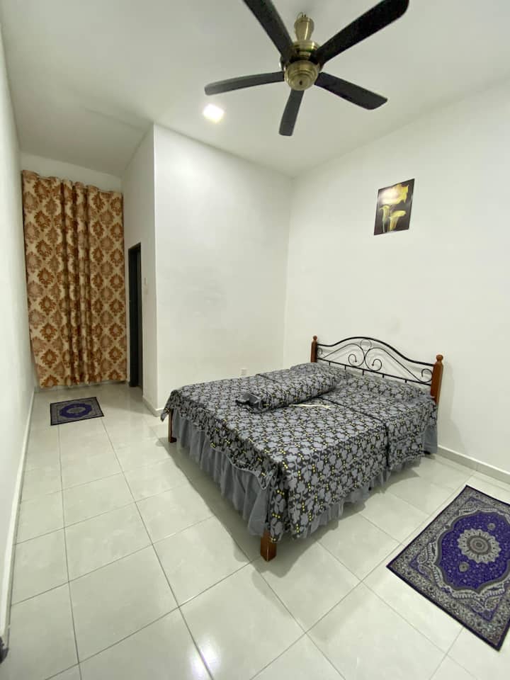 Hasyaa Homestay - Chukai