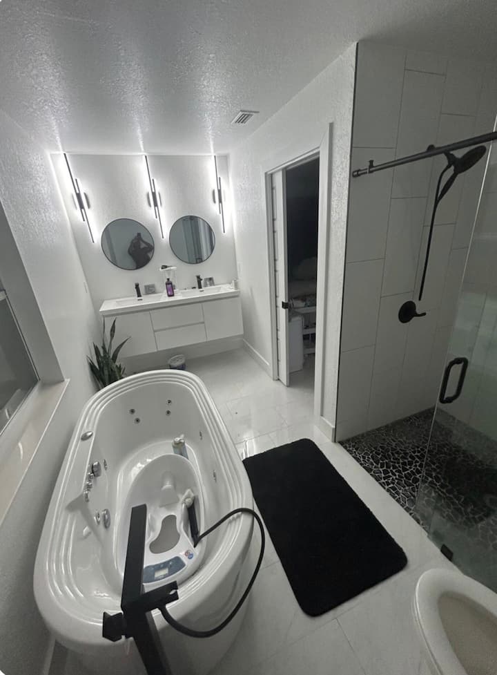 The Private Renewal Villa - Sebring, FL