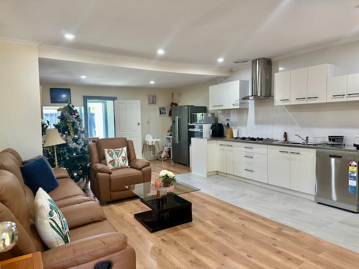 Home Woodville Gardens Close To Pub, Restaurants - Adelaide