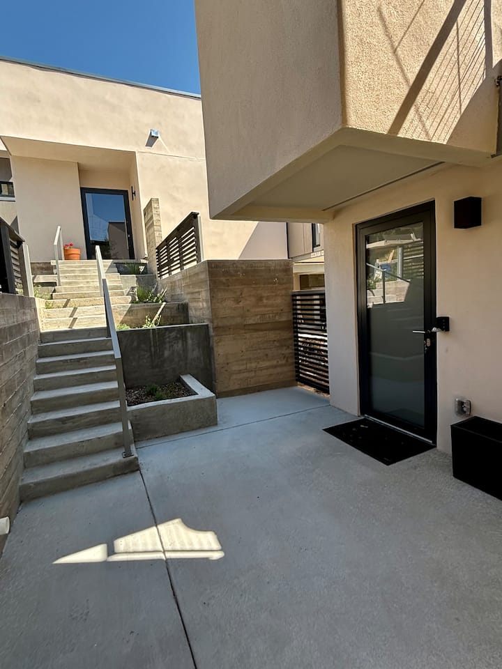 Top 1% | Entire Unit | Stylish | Private & Serene - Los Alamos, NM