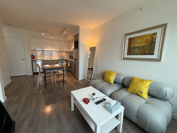 Convenient Transit 1b1b Close To Mall Freeparking - New Westminster