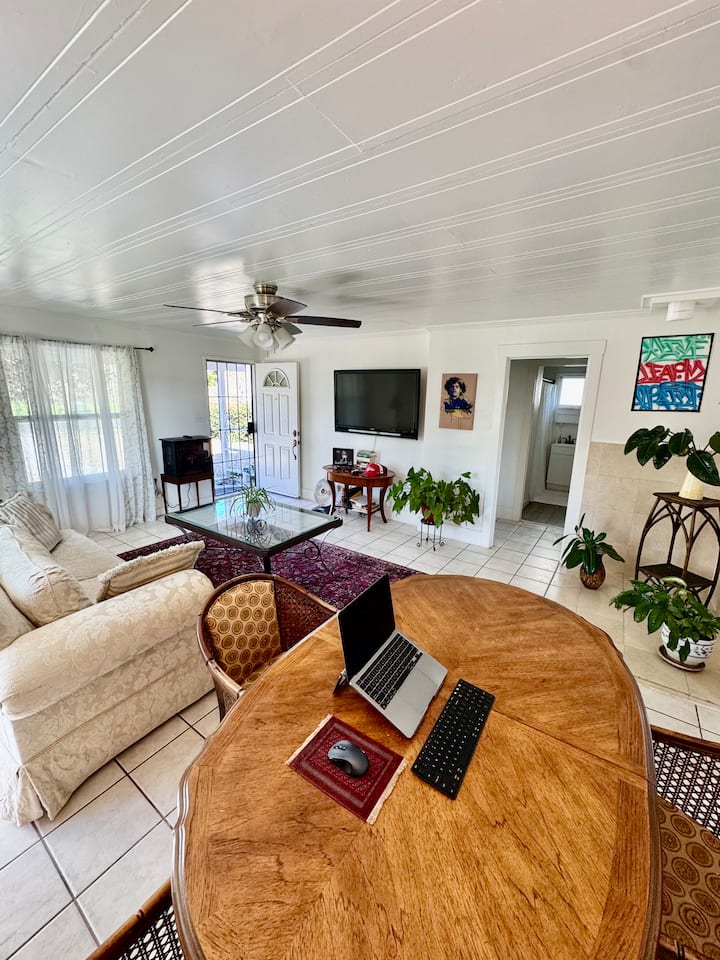 Cozy Creekside Cottage - マーセド, CA