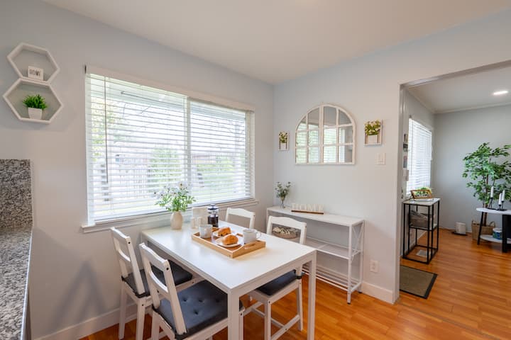 Clean & Stylish Home W/games & Bbq - Citrus Heights, CA