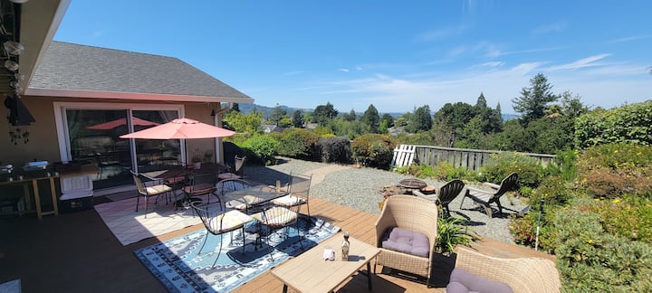 Oakland Hills Hideaway - Oakland, CA