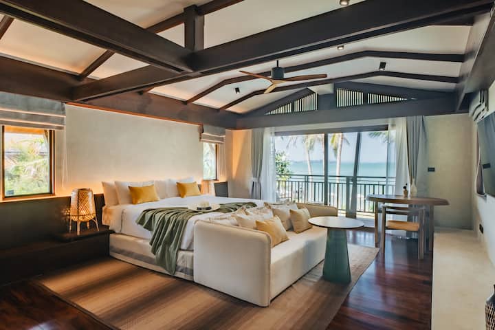 Coconut Island Beachfront 5br Luxury Pool Villa - Phuket