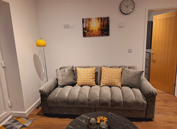 Yew Tree Retreat (Sunset Suite) - Highclere