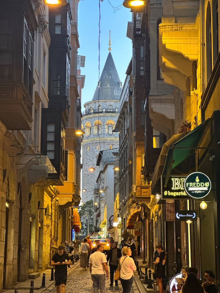 Galata'da Tarihi Daire
34-2731 - Esentepe