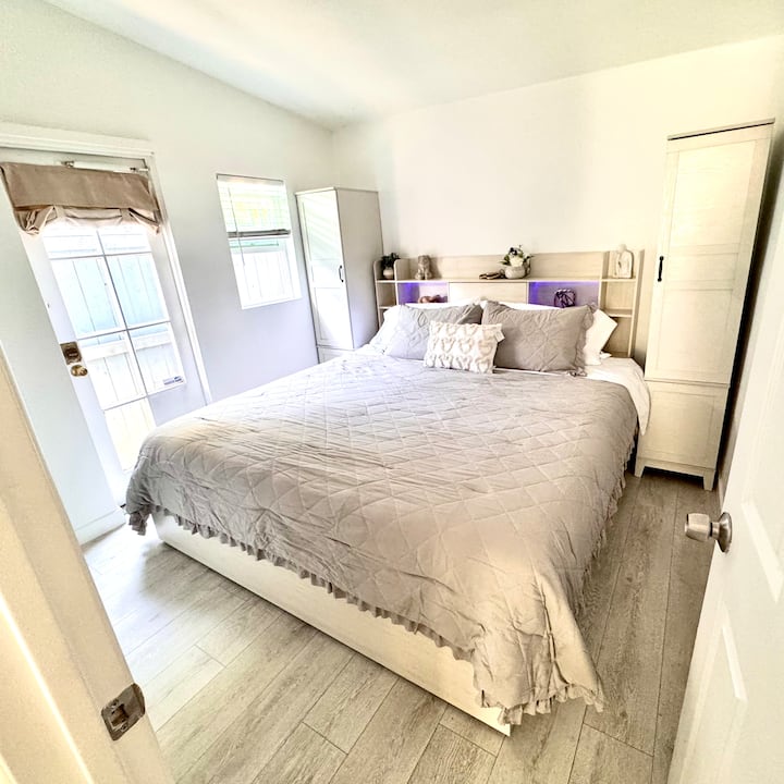 Spacious 2br W/ King Bed & Yard Near Balboa Park - San Diego