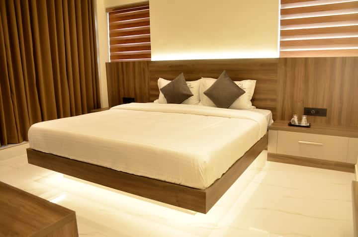 Munnar Luxe Room+ Privatebalcony - Munnar