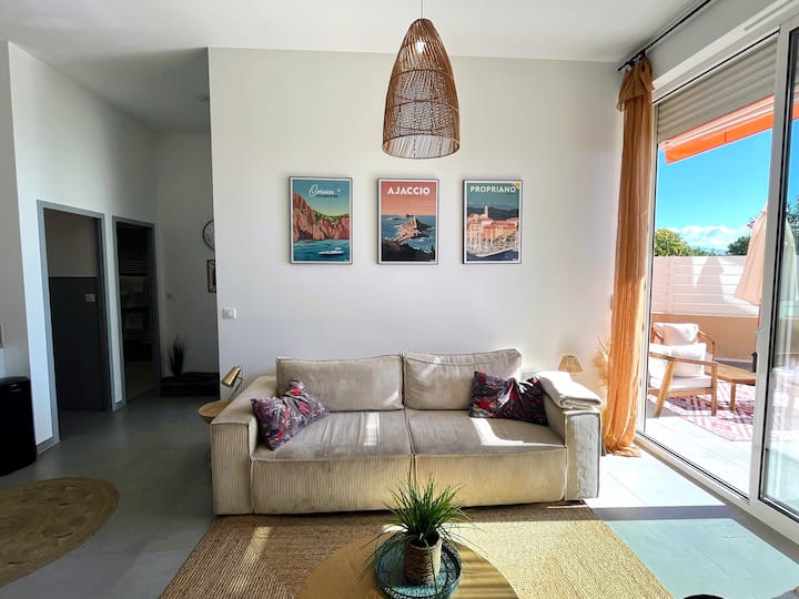 Bel Appartement Avec Piscine En Bord De Mer - Ajaccio