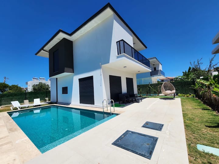 ÇEşme De Havuzlu Müstakil Villa - Çeşme, Çeşme-Izmir, Türkei