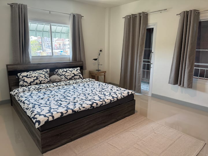 3 Bedrooms On 2nd Floor Of Office Townhouse - Trang