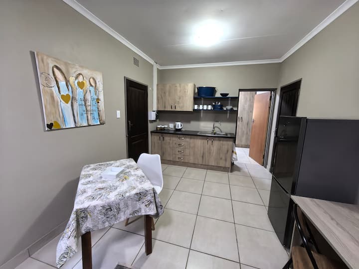 Stylish One Bedroom - Kimberley, South Africa