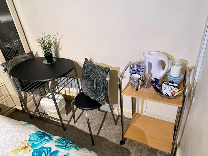 Cosy Large King Bedroom Telford - Telford