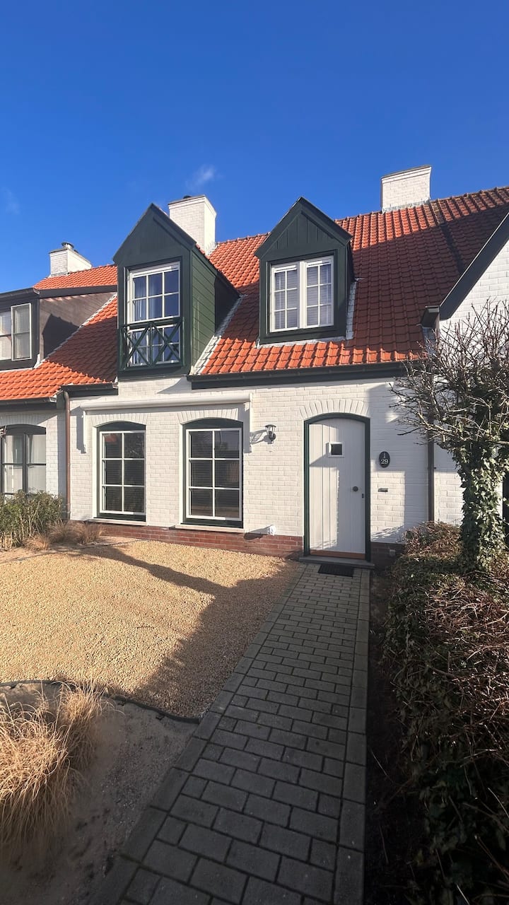 Cosy Seaside Cottage - Brujas