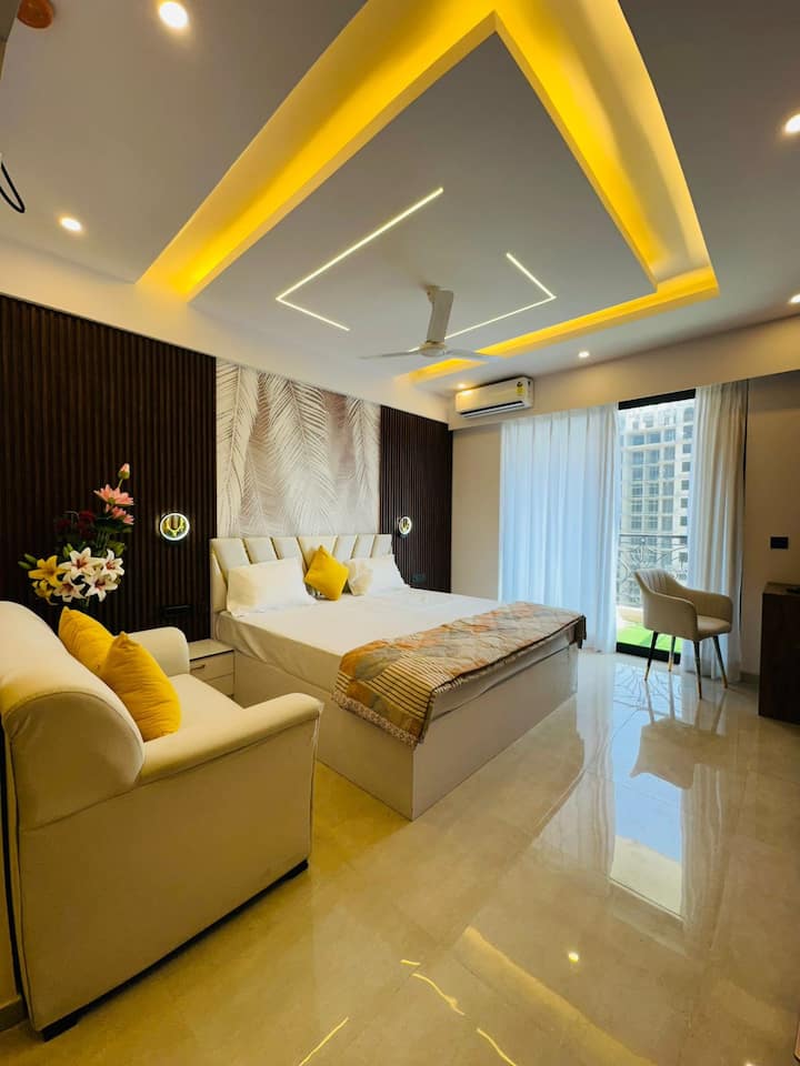 Elite Stays : Indulge In Luxury - Omaxe Hazratganj - Lucknow