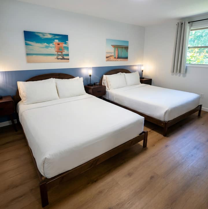 Cozy Pet Friendly Double Room | Sun & Sand Resort - Port Austin, MI