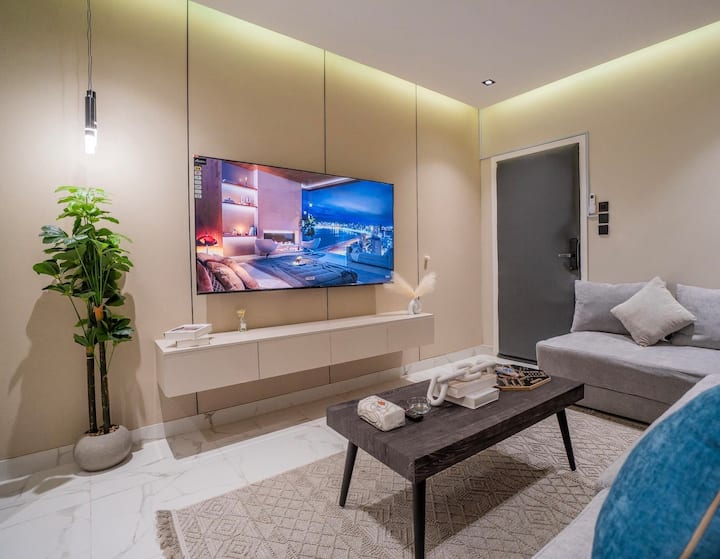 صالة، وغرفة نوم واسعة ، بجانب بوليفارد - Riyadh