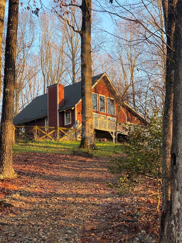 Peaceful Getaway In Dahlonega
With 2 King Beds - Dahlonega, GA