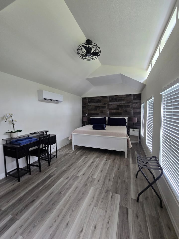 Cabin L - Zephyrhills, FL