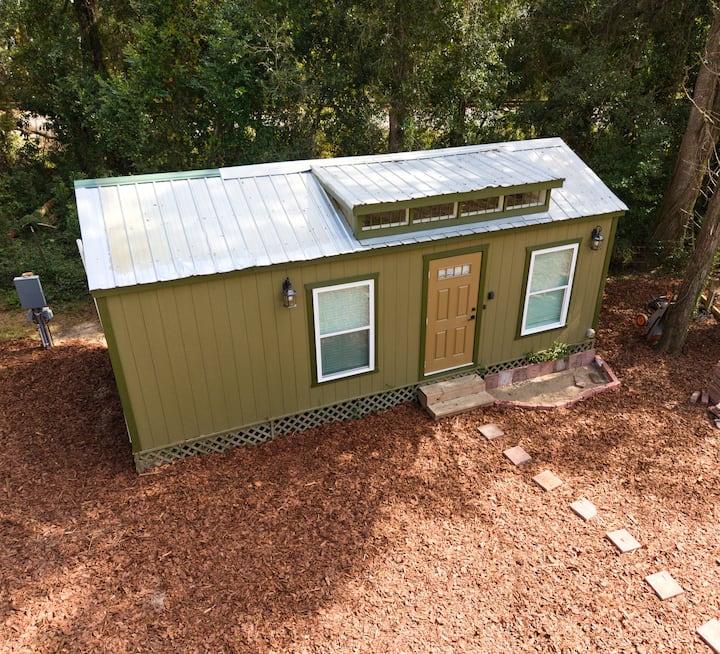 Cabin 2 - Zephyrhills, FL