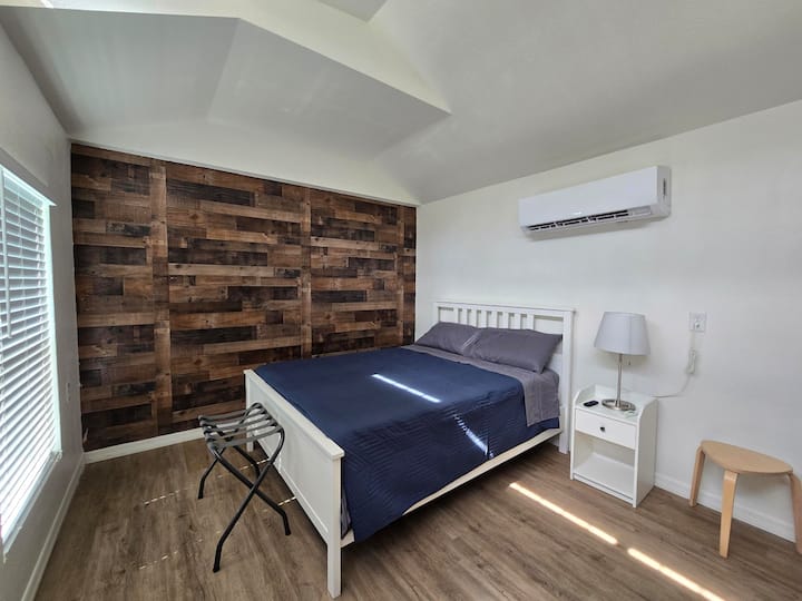 Cabin 1 - Zephyrhills, FL