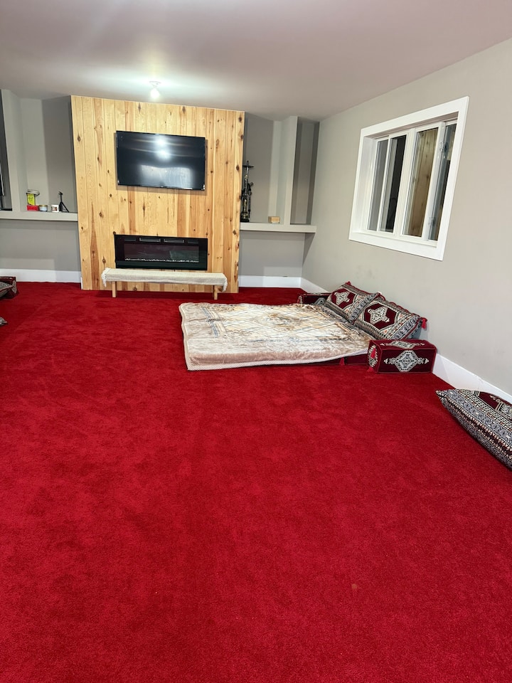 Huge Room Separate Entrance - Lakeshore