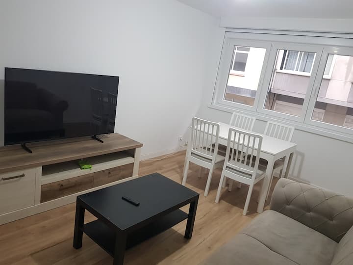 Piso De 5 Dormitorios. - A Coruña