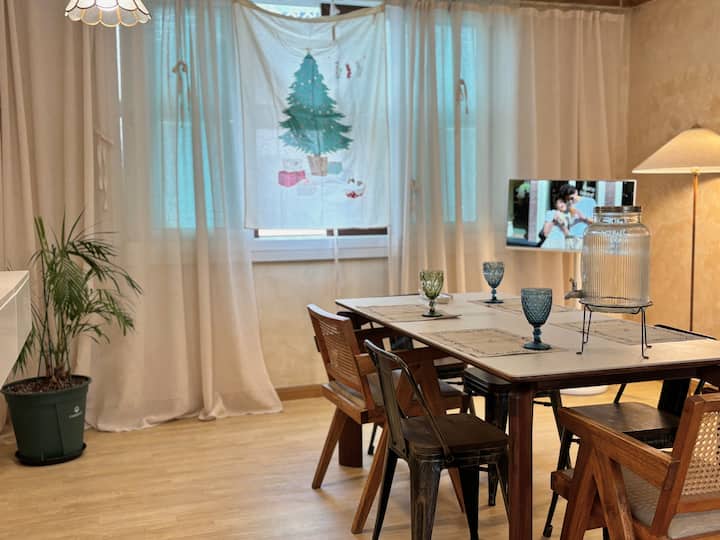 Spacious And Beautiful Interior - Daegu