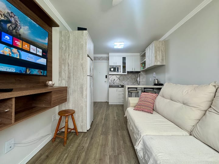 Ap Prático 350 M Da Areia, Bares E Mercado Ao Lado - Balneário Camboriú