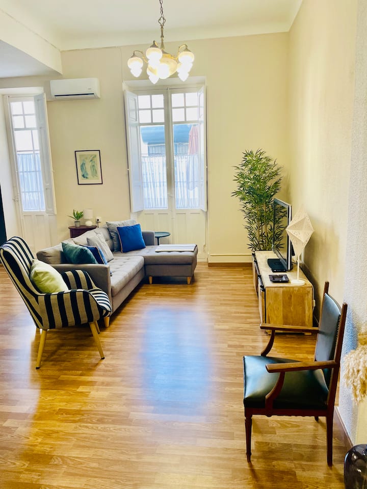 Spacious And Stylish Apartment - Alicante