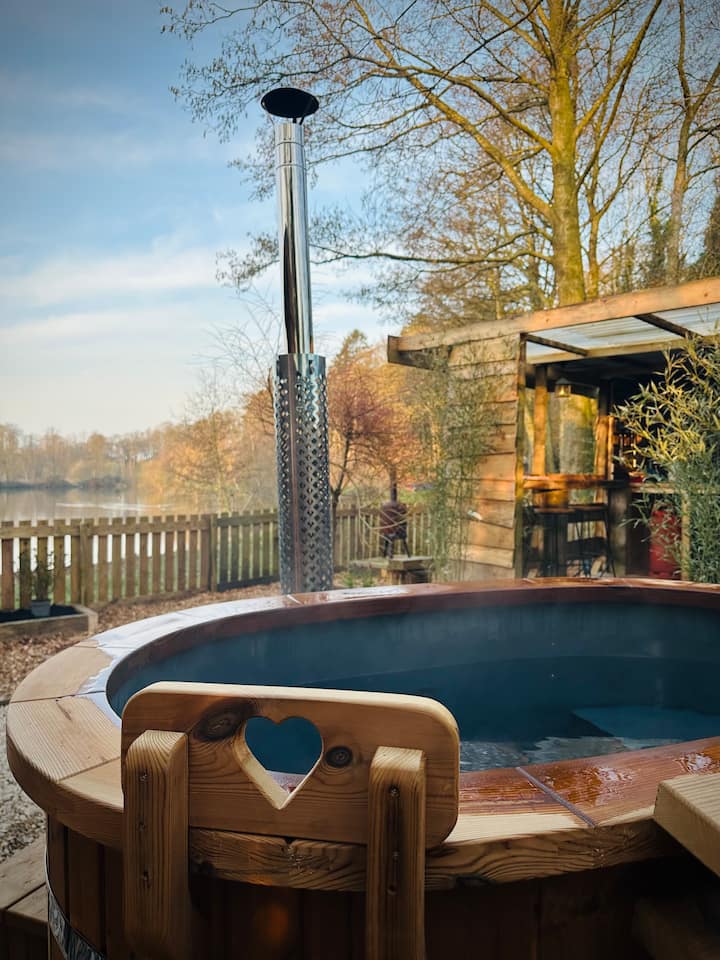 Heron's Lookout - Cabin With Sunset & Lake Views - United Kingdom